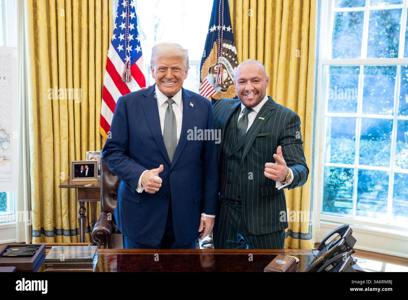 President Donald Trump meets with Conor McGregor and family in the Oval ...
