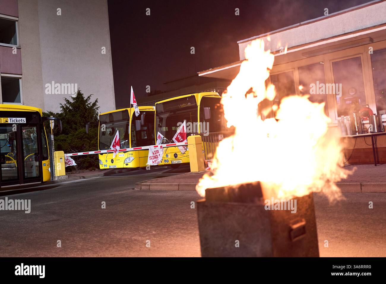 Berlin, Germany. 26th Mar, 2025. Start of a two-day warning strike at ...