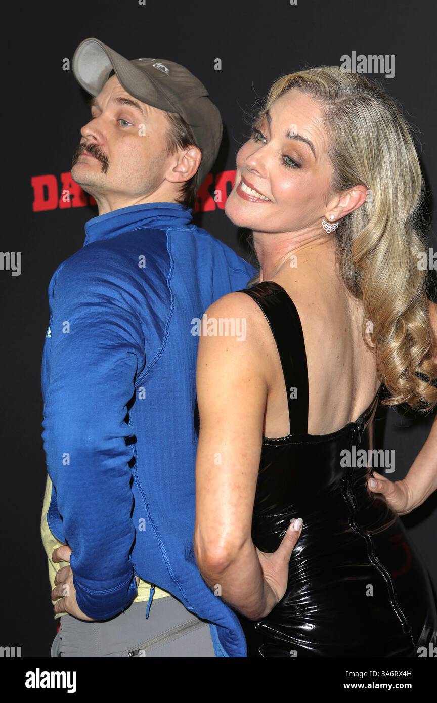Travis Hammer und Christina Moore bei der Premiere des Kinofilms 'Day ...