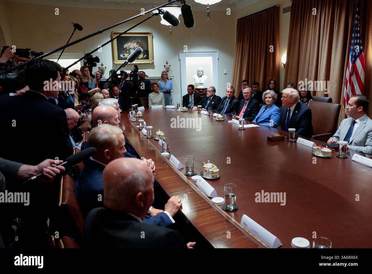 2025 us president donald trump cabinet hi-res stock photography and ...