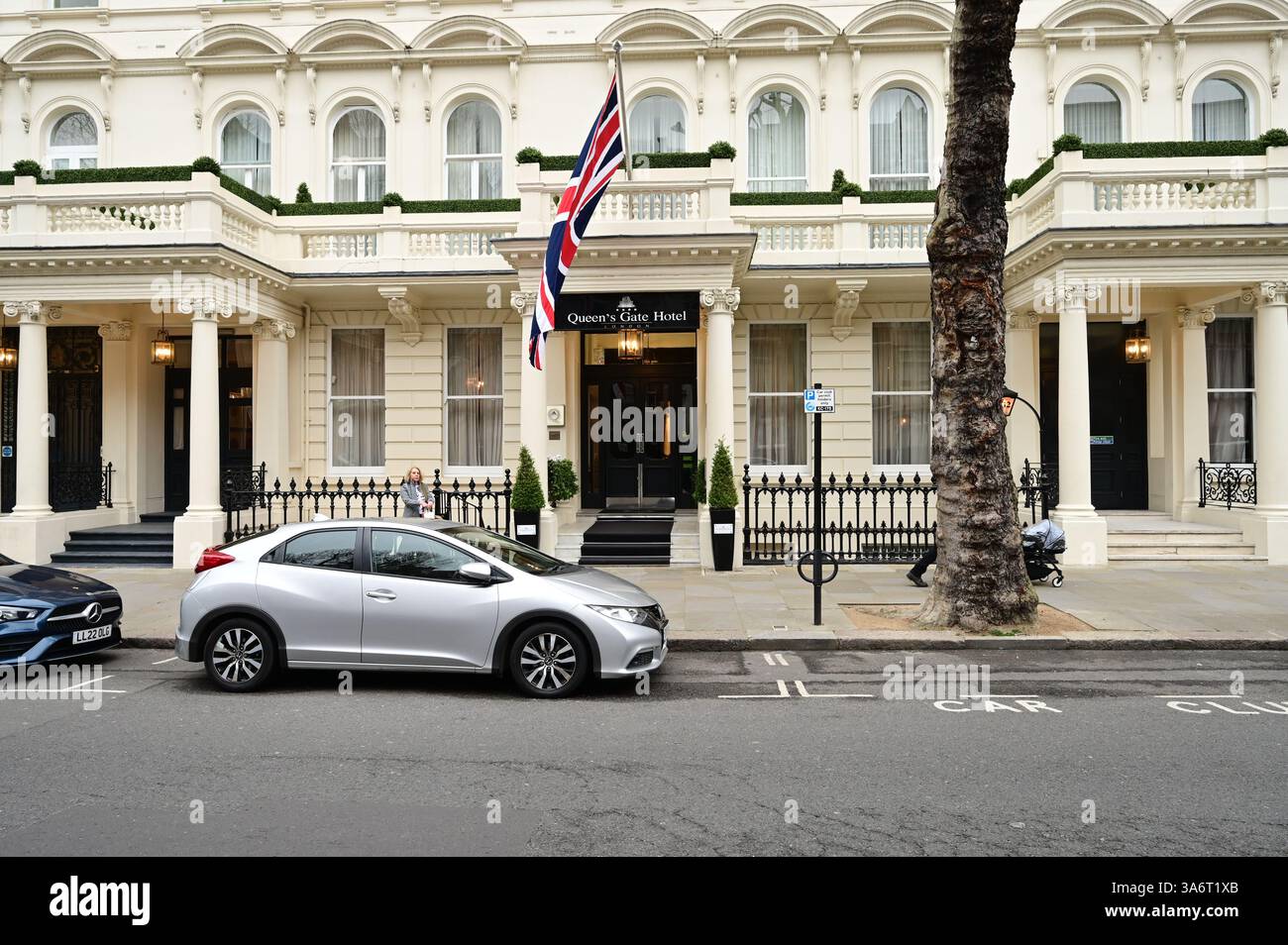 Queens Gate Hotel in London Stock Photo - Alamy