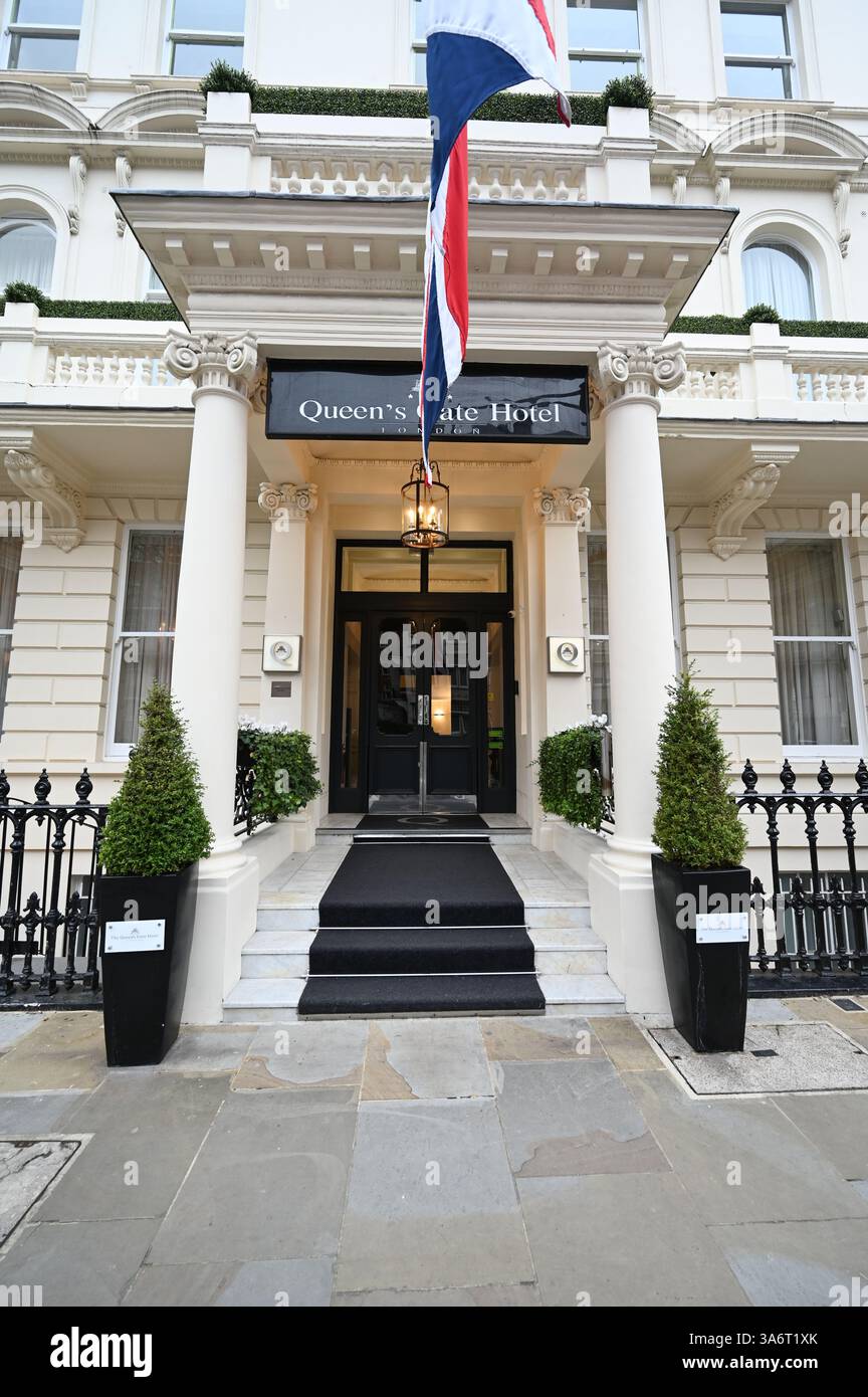 Queens Gate Hotel in London Stock Photo - Alamy