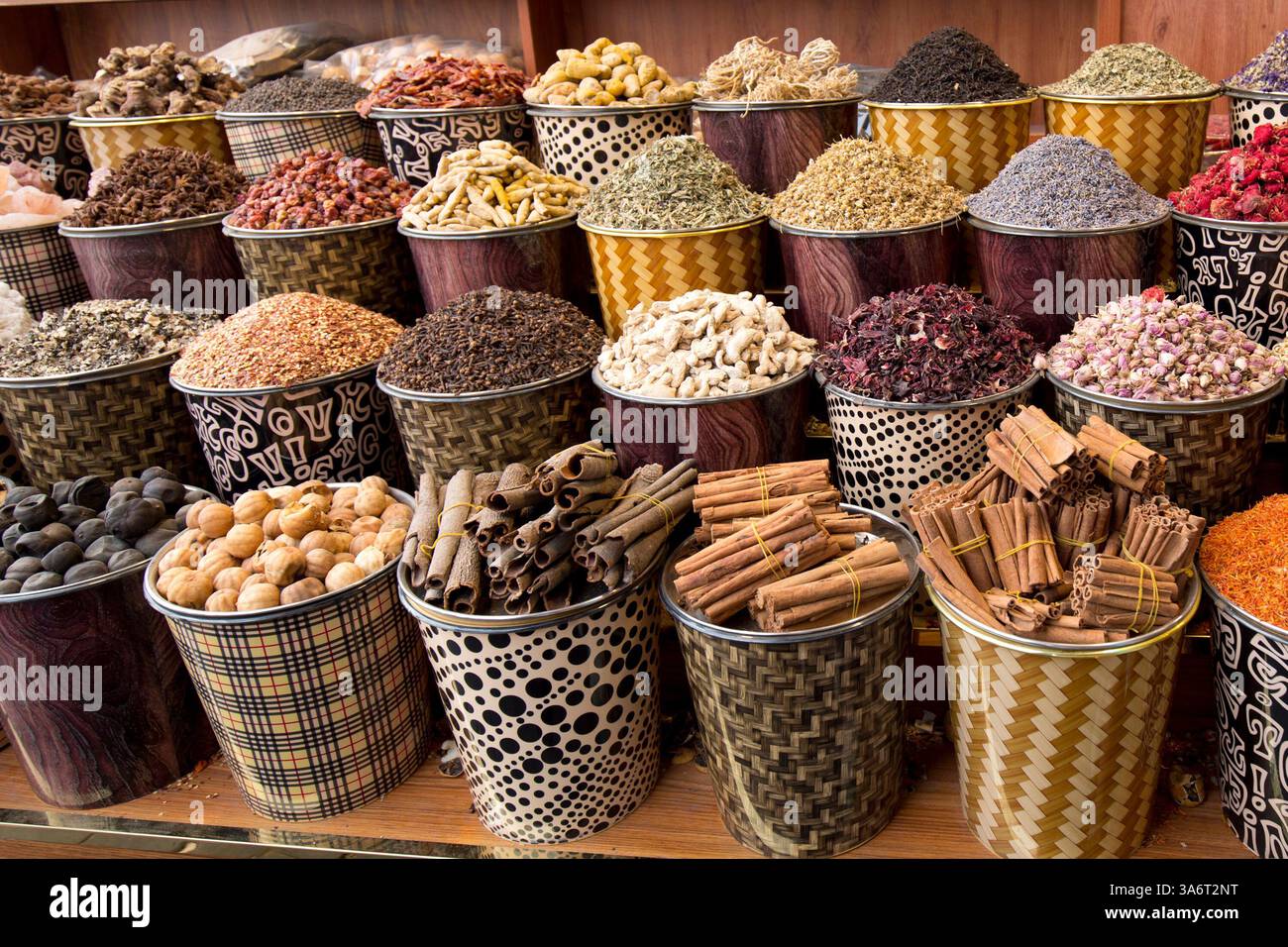 Tasty food in containers hi-res stock photography and images - Alamy