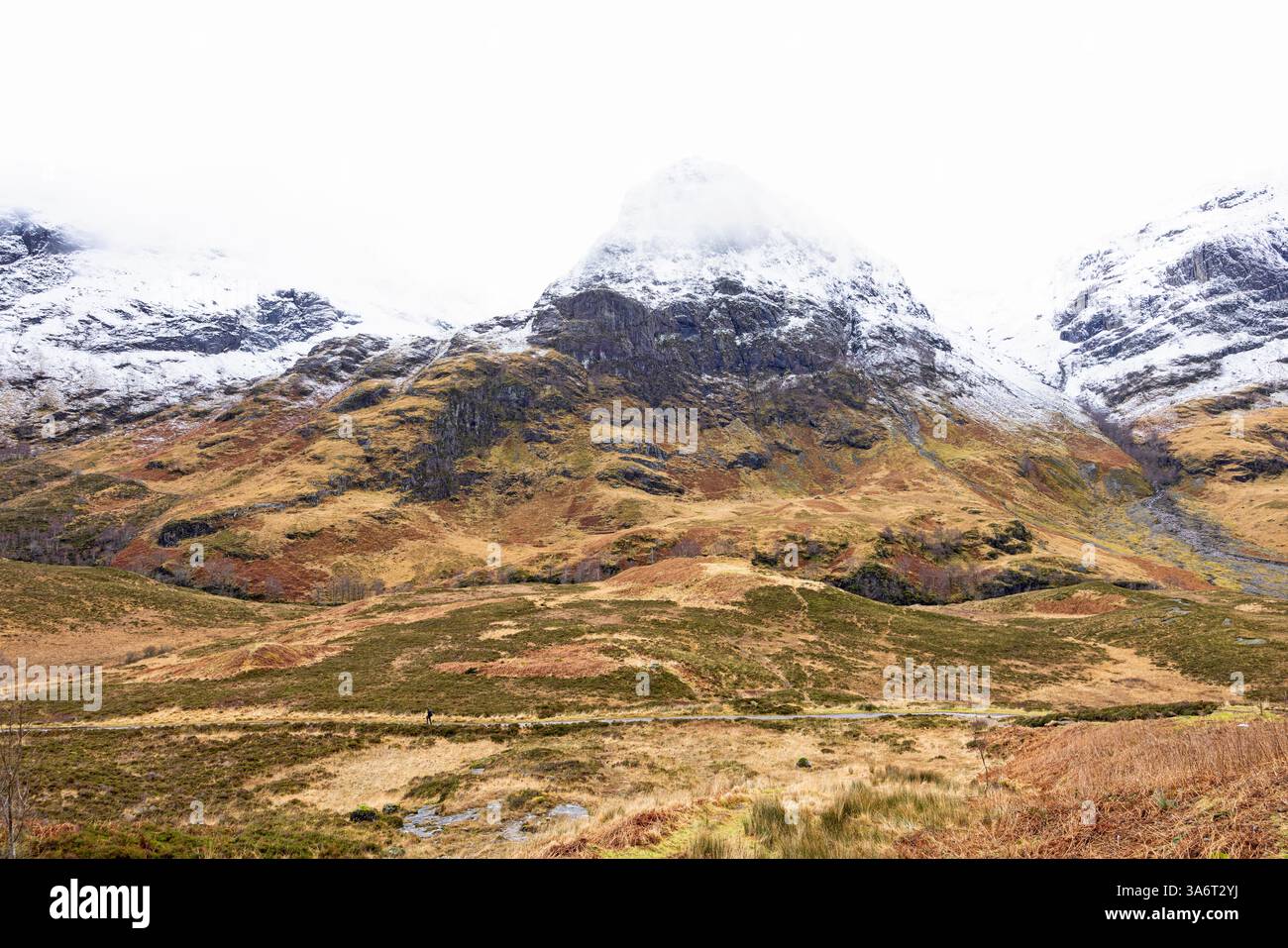 Three Sisters Viewpoint at the scenic drive through the Glencoe Valley ...
