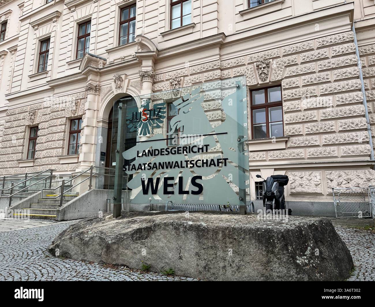 26 March 2025, Austria, Wels: The Regional Court of Wels. Photo: Albert ...