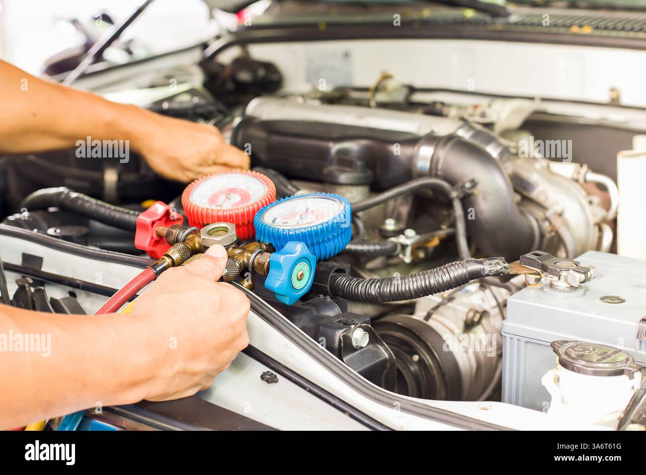 Car air conditioner check service, leak detection, fill refrigerant ...