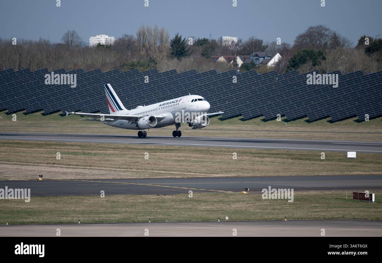 Air France Airbus A319-111 taking off at Birmingham Airport, UK (F-GRHF ...