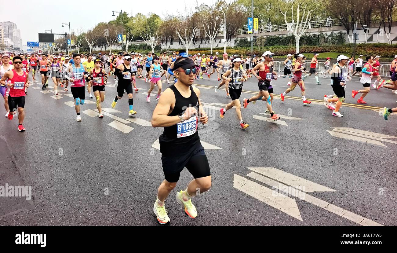 The 2025 Wuhan Marathon kicks off in Wuhan City, central China's Hubei ...