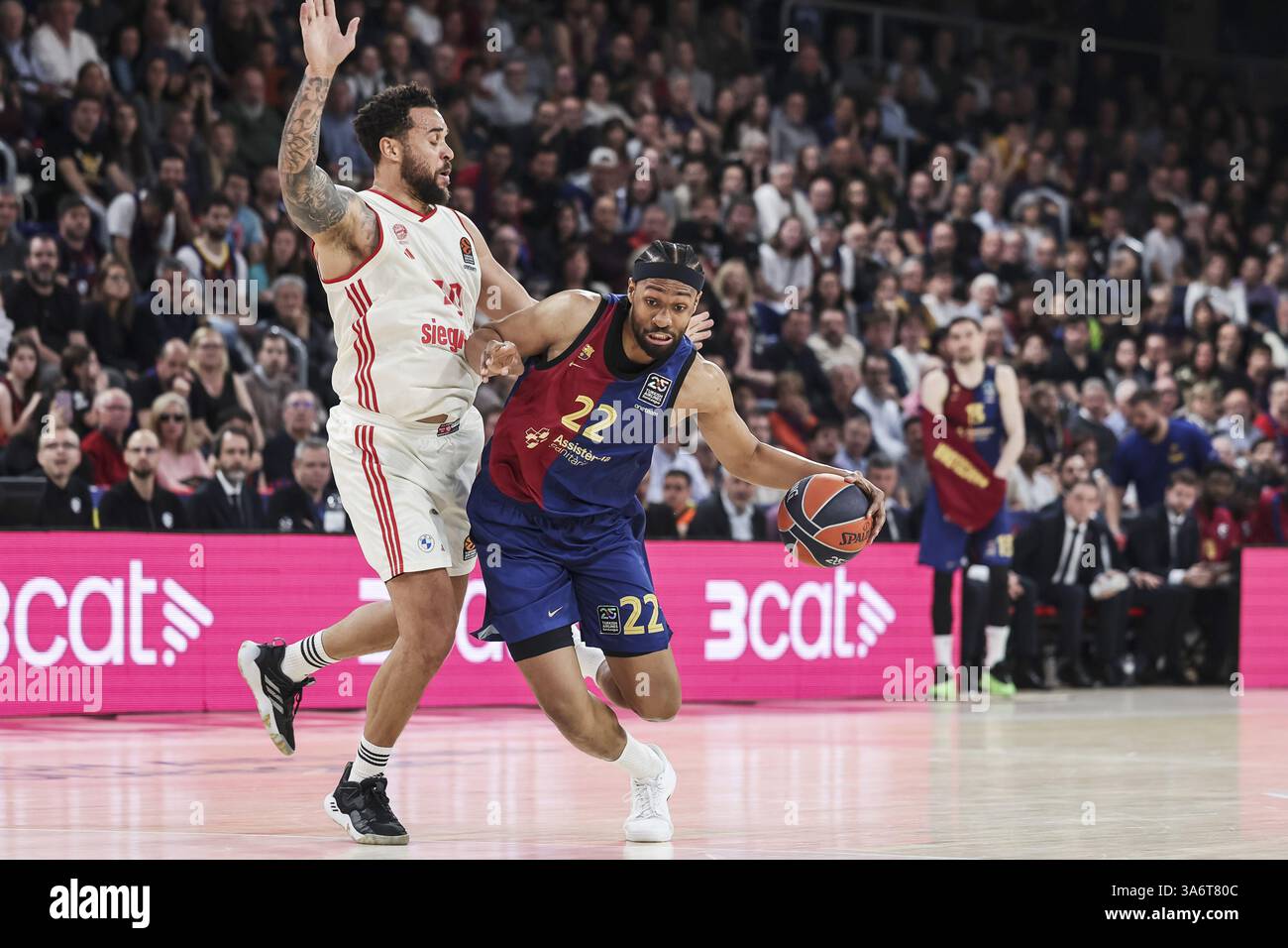 Jabari Parker of FC Barcelona and Elias Harris of Bayern Munich during ...