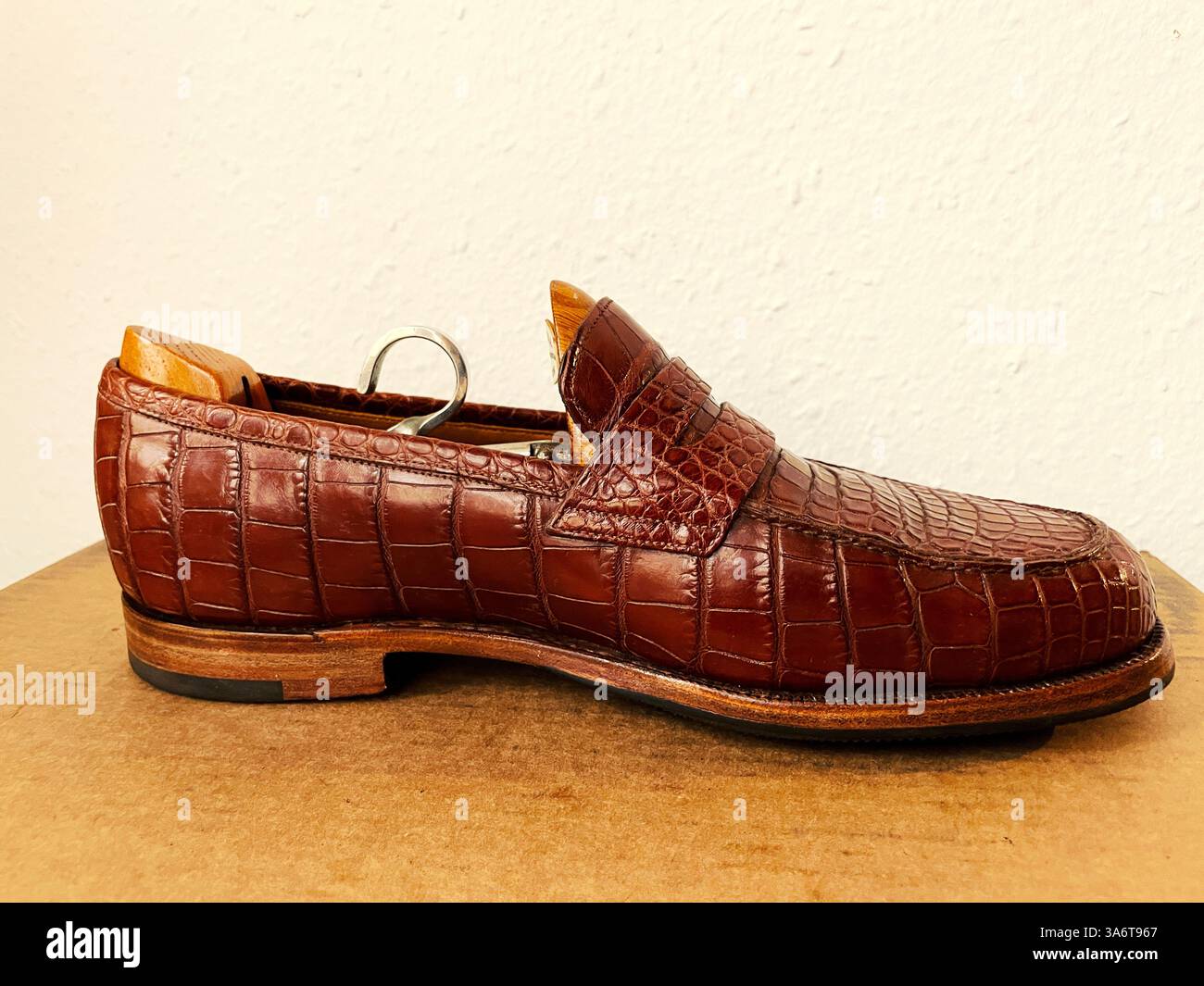 Bespoke shoes hi-res stock photography and images - Alamy