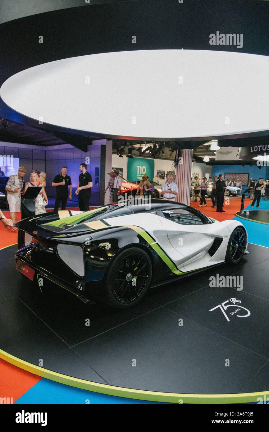 Making an electric statement Stock Photo - Alamy