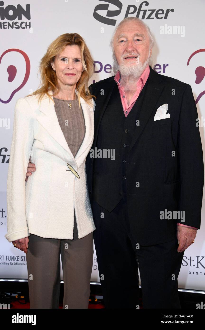 Leslie Malton und Felix von Manteuffel bei der Verleihung des 23 ...