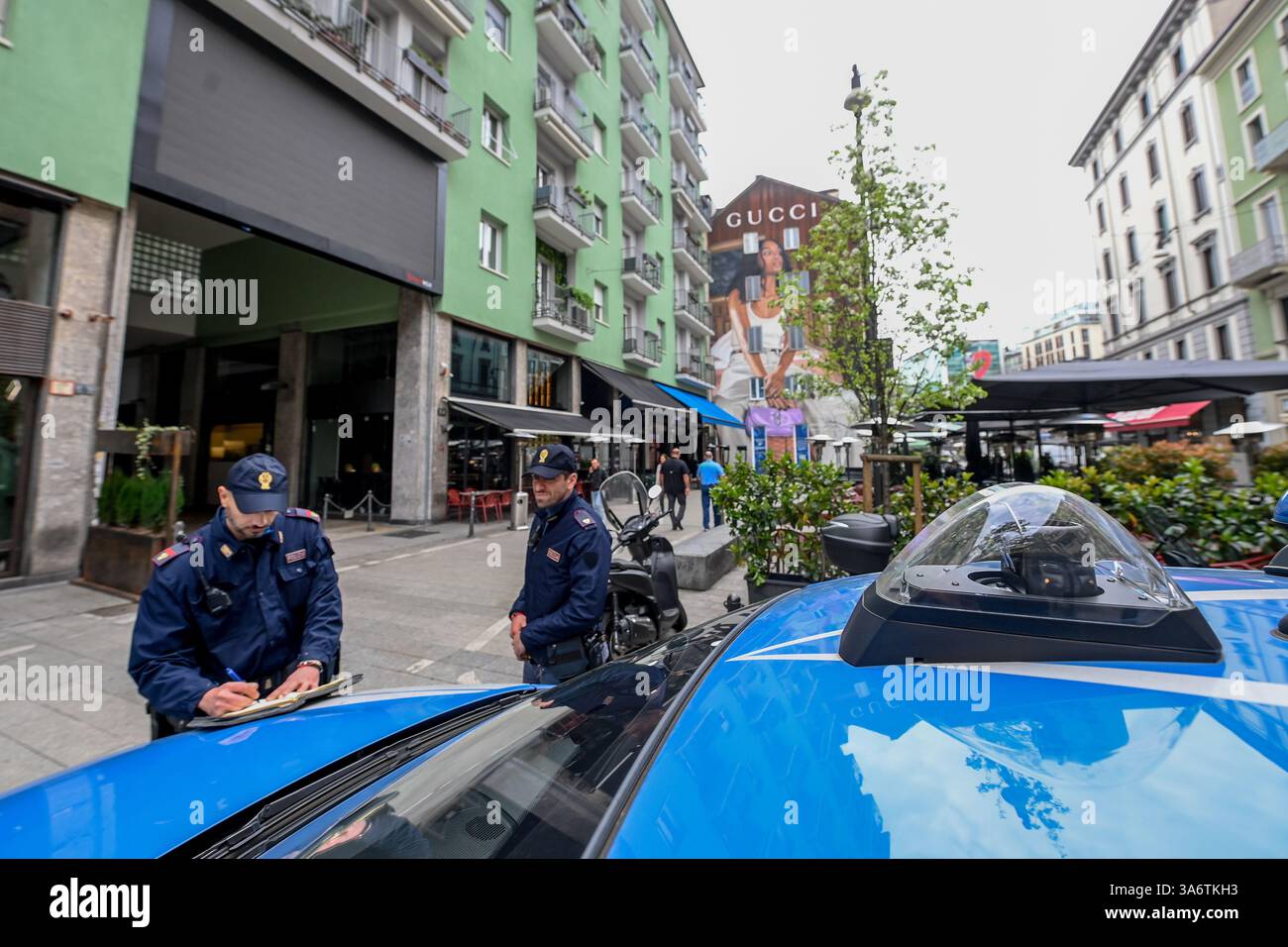 Polizia sul luogo della sparatoria di ieri sera in Corso Garibaldi ...
