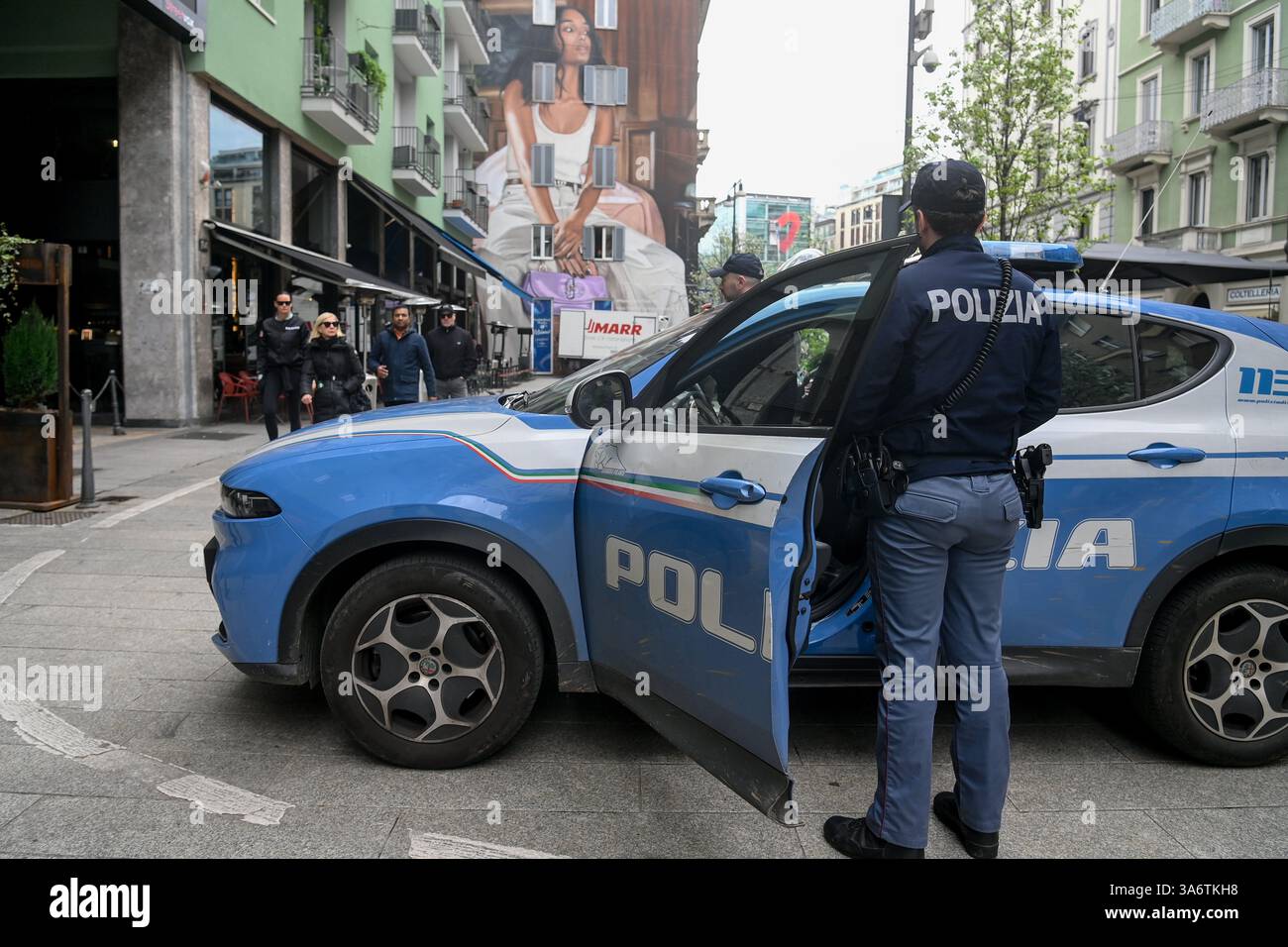 Polizia sul luogo della sparatoria di ieri sera in Corso Garibaldi ...