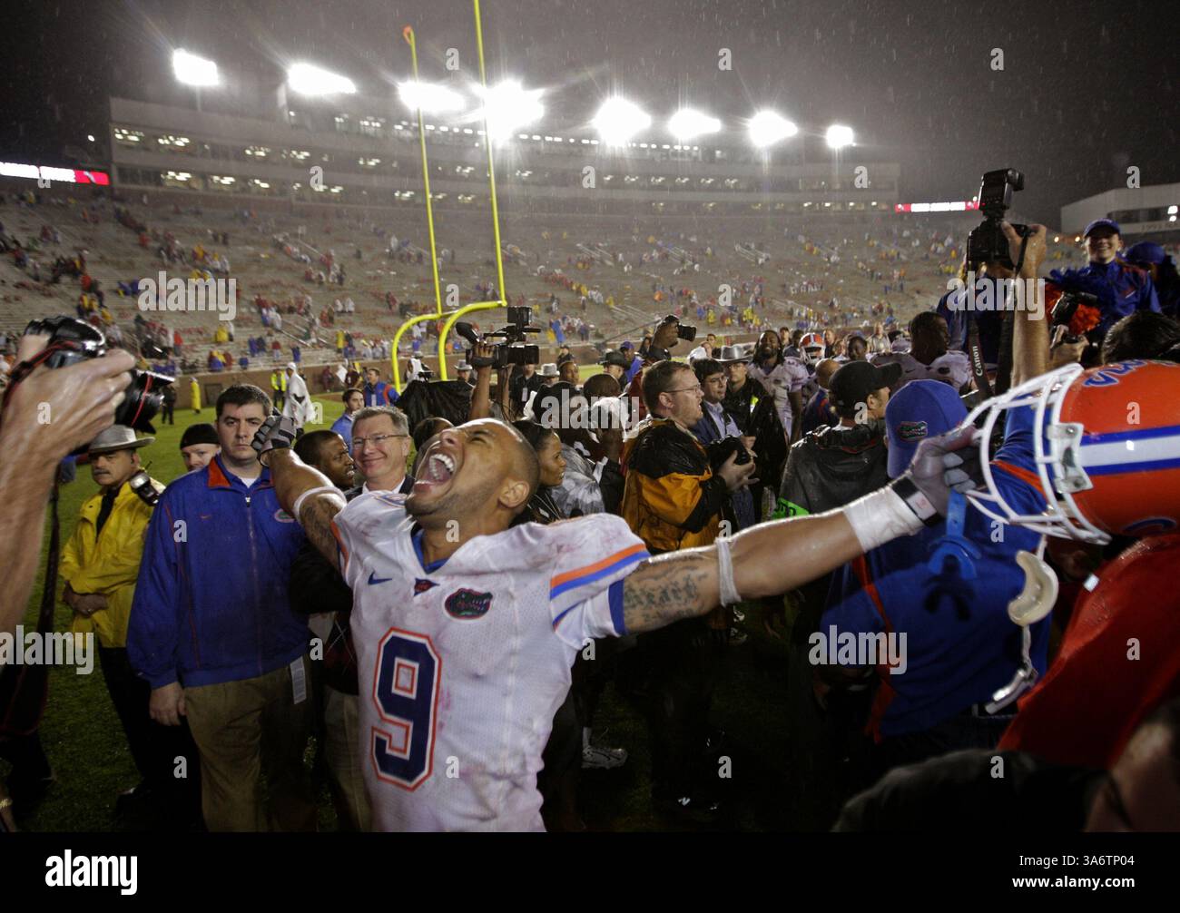 Nov. 28, 2008 - Florida's Louis Murphy celebrates at the end of the ...