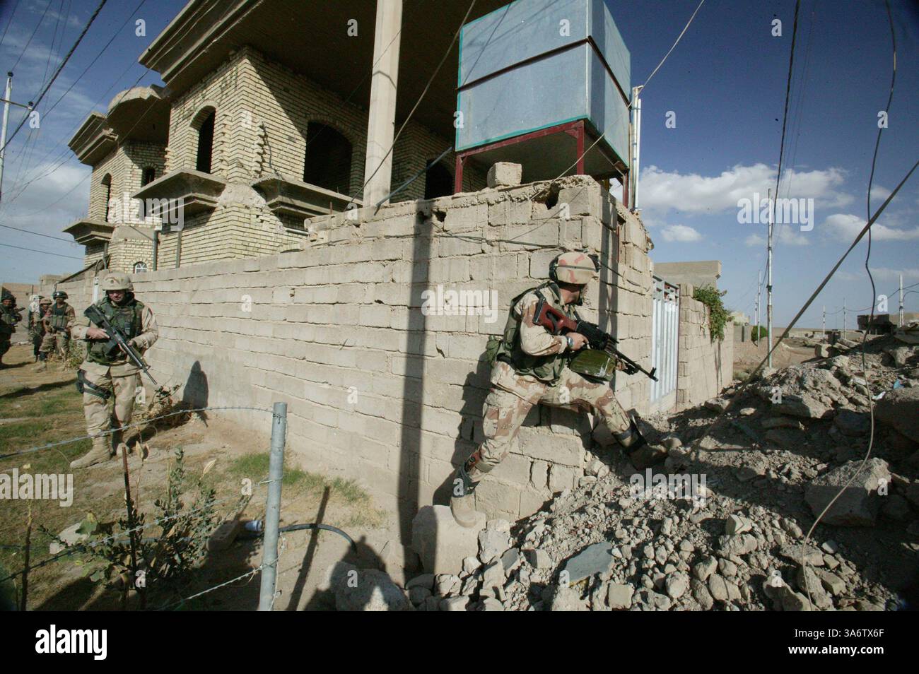 Abandoned iraqi gun hi-res stock photography and images - Alamy
