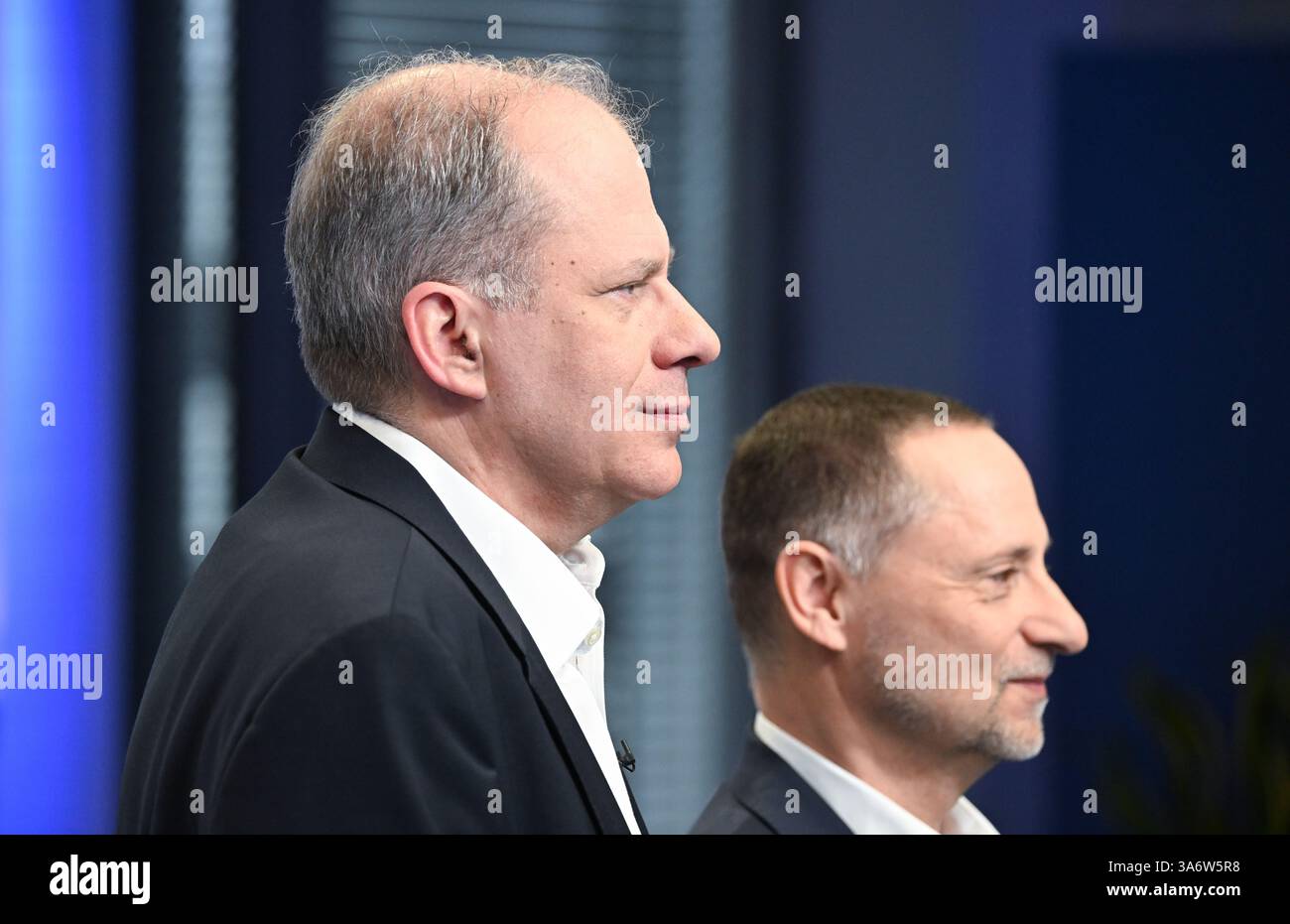 26 March 2025, Baden-Württemberg, Stuttgart: Georg Stamatelopoulos (l ...