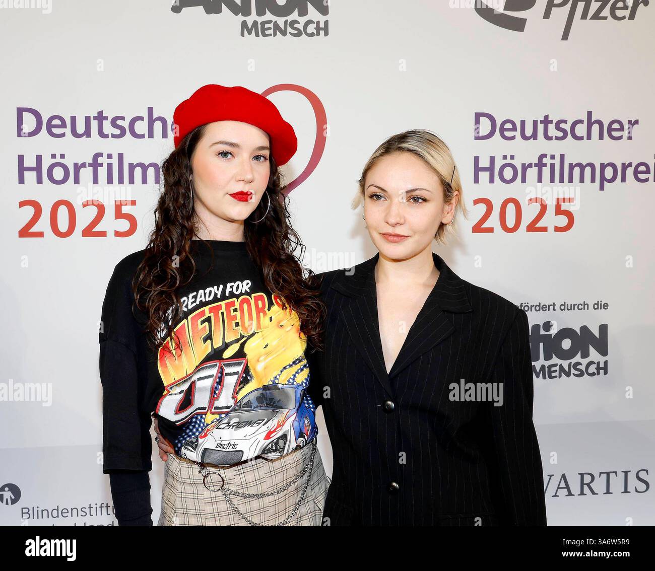 Julia Kelsch, Emma Nova bei Verleihung des Deutschen Hörfilmpreis 2025 ...