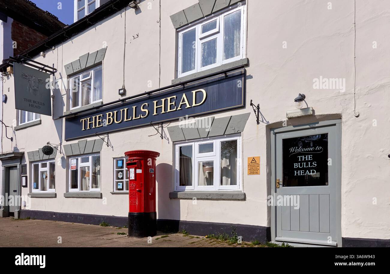 The Bulls Head pub, Bidford on Avon, Warwickshire, England, UK Stock ...