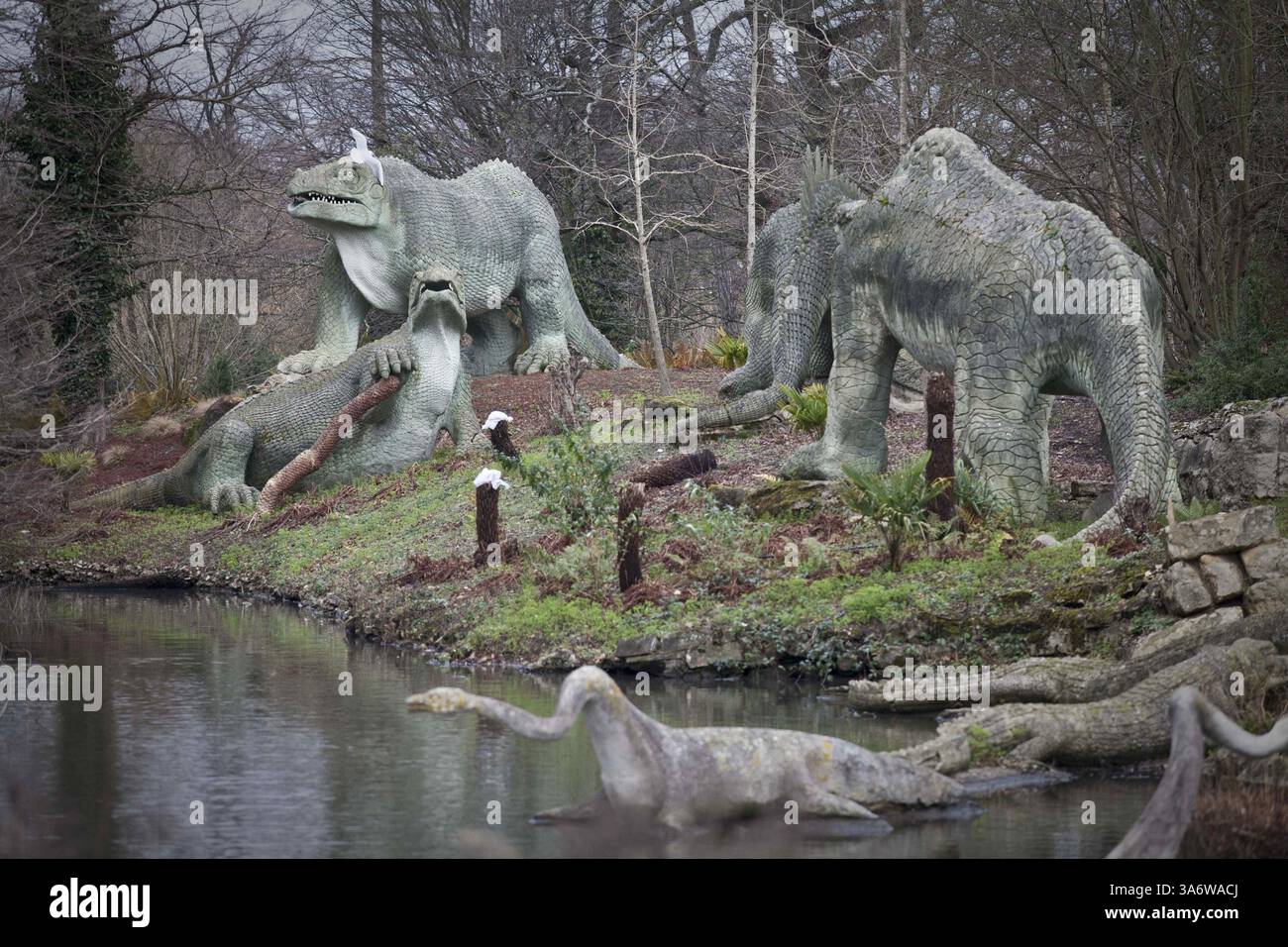 Jan. 25, 2015 - London, UK - Victorian dinosaurs - Iguanodons and ...
