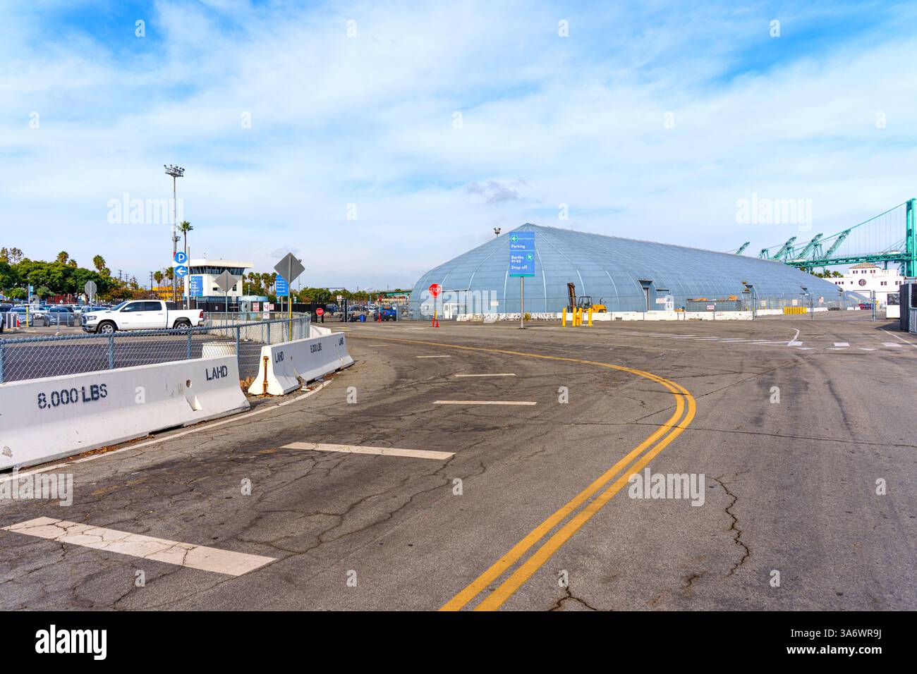 Port facility checkpoint hi-res stock photography and images - Alamy