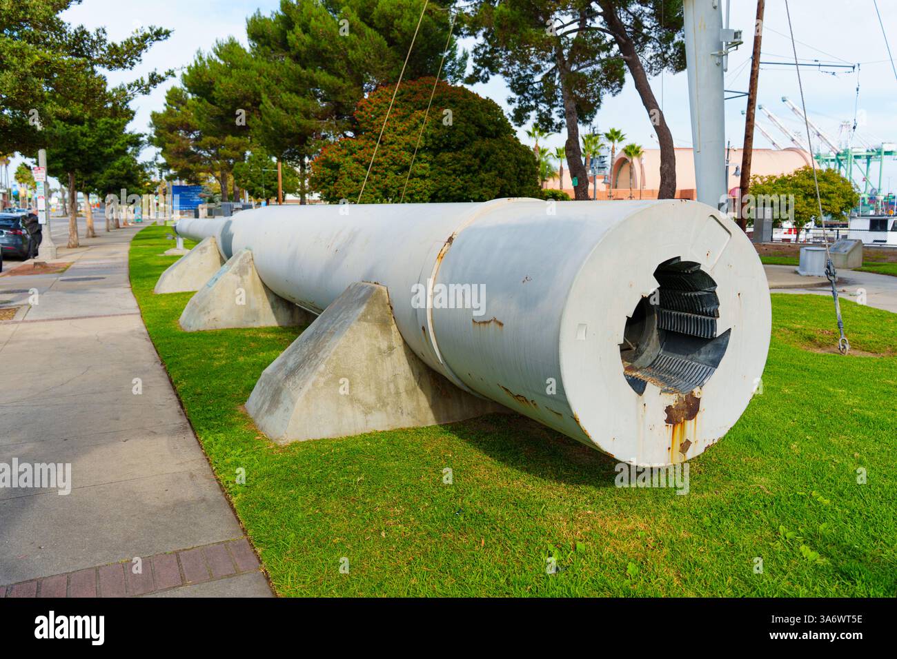 Los Angeles, California - December 25, 2024: 16-inch battleship gun ...
