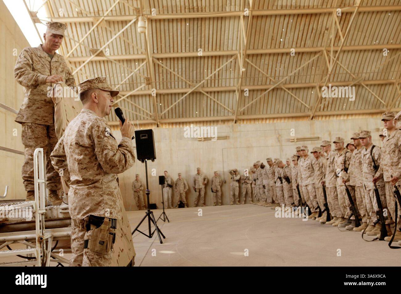 Jul 20, 2004; Al Asad, Iraq; Gen. MICHAEL W. HAGEE (on podium ...