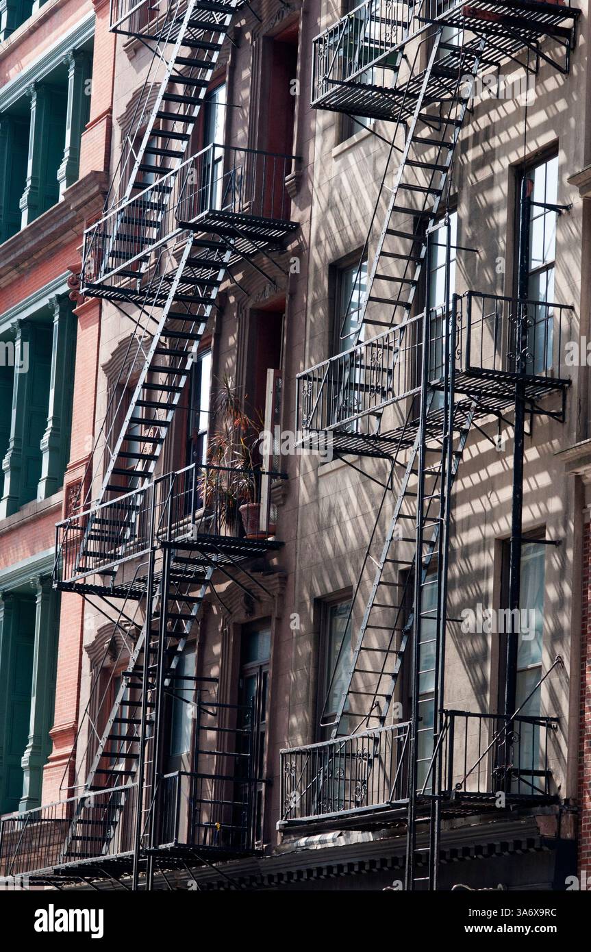 Fire escape zig zag hi-res stock photography and images - Alamy