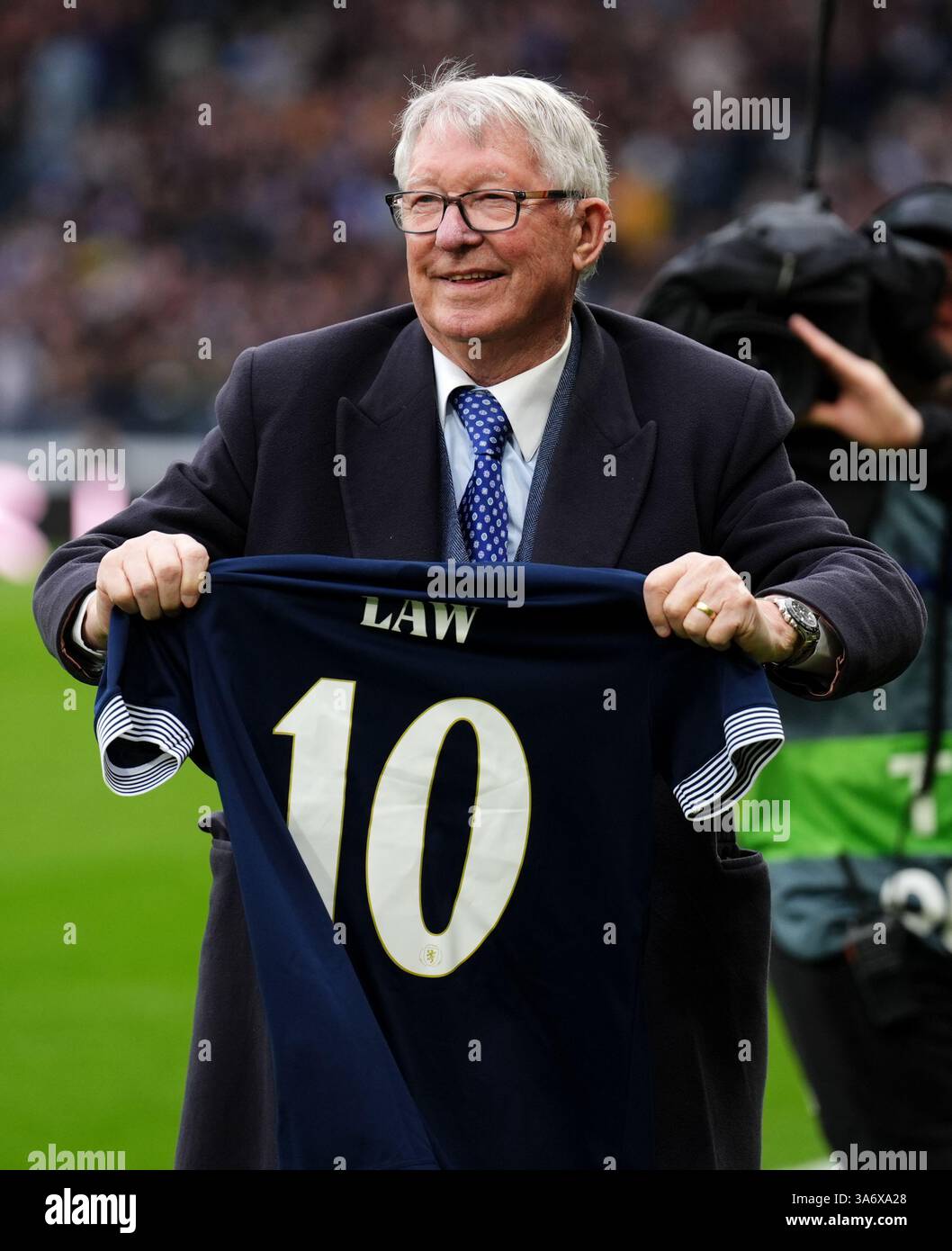 Sir Alex Ferguson plays tribute to the late Dennis law ahead of the ...