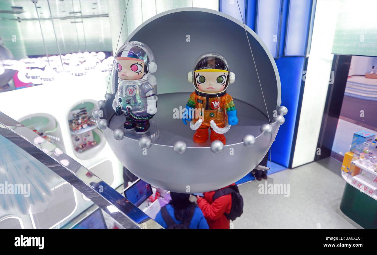 Tourists shop at the world's largest flagship store of Fashion Play ...