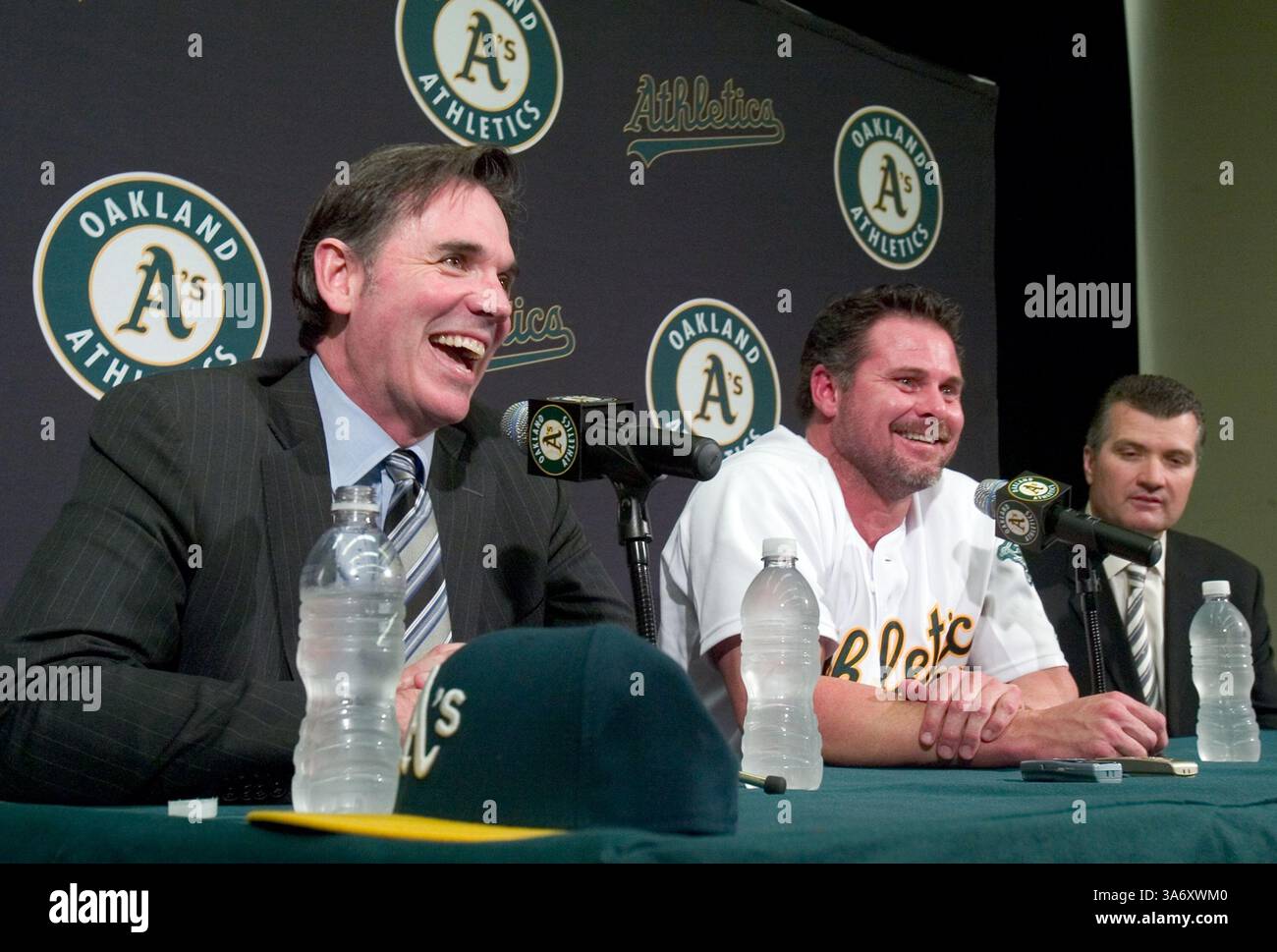 Oakland athletics general manager billy hi-res stock photography and ...