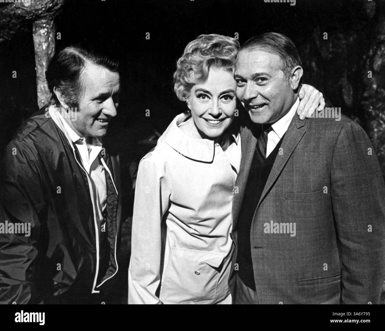 Mar. 22, 2005 - JOAN CRAWFORD AND HERMAN COHEN ON THE SET OF ''TROG ...