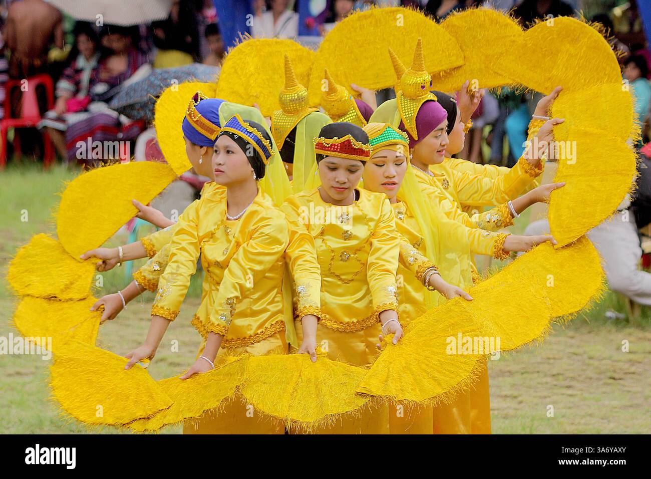 Oct 12, 2014 - Baguio, Benguet, Philippines - Various tribal groups ...