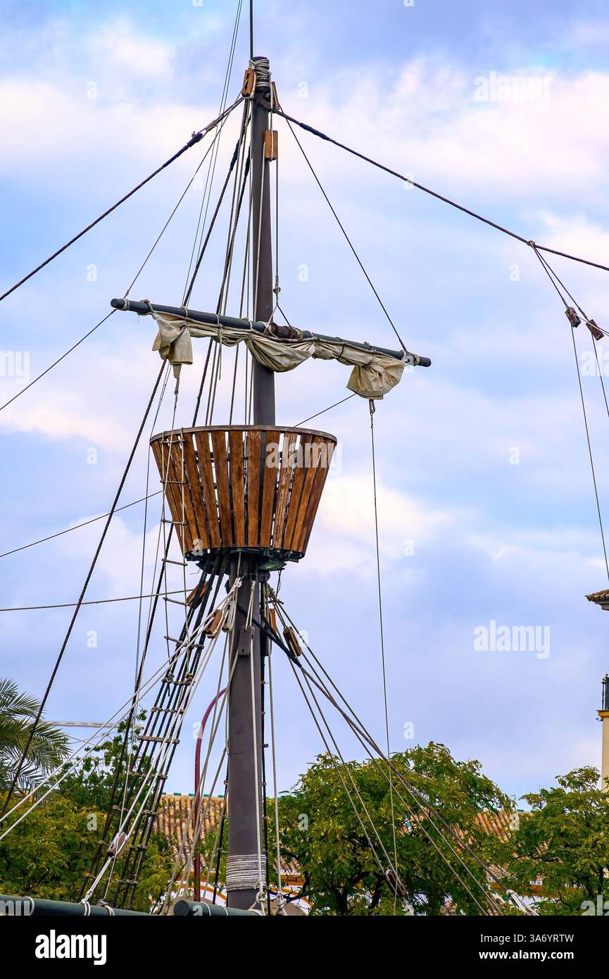 Ship rope feature hi-res stock photography and images - Alamy