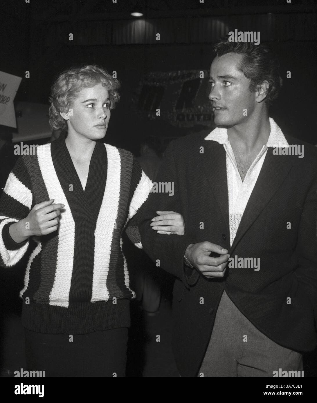 John Derek Y Ursula Andress