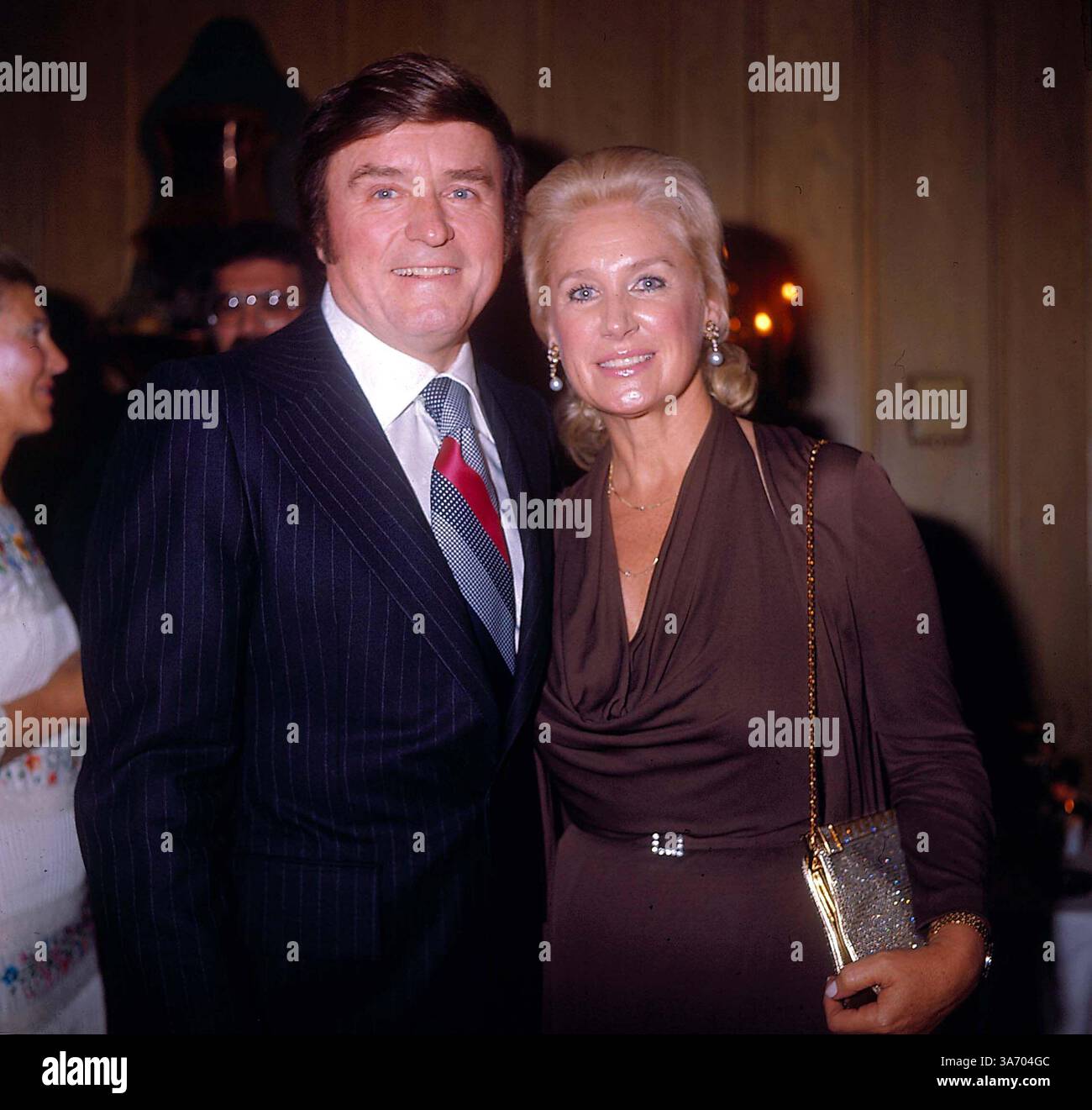 Aug. 11, 2006 - MIKE DOUGLAS WITH HIS WIFE GENEVIEVE PURNELL.M9969C ...
