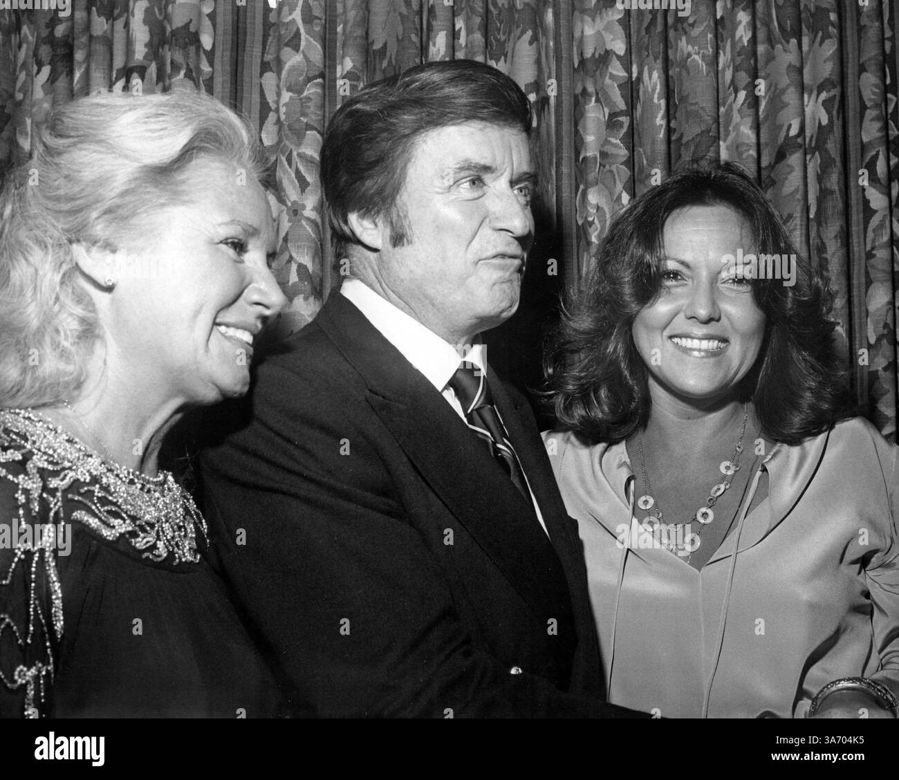 Aug. 11, 2006 - MIKE DOUGLAS WITH HIS WIFE GENEVIEVE PURNELL AND BRENDA ...
