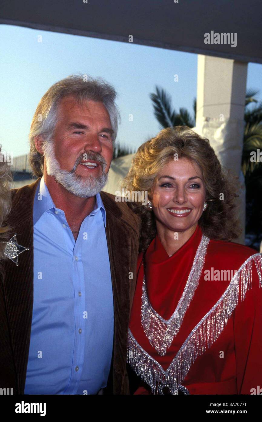 Jan. 1, 2011 - KENNY ROGERS AND WIFE MARIANNE ROGERS.F0984. NATE CUTLER ...