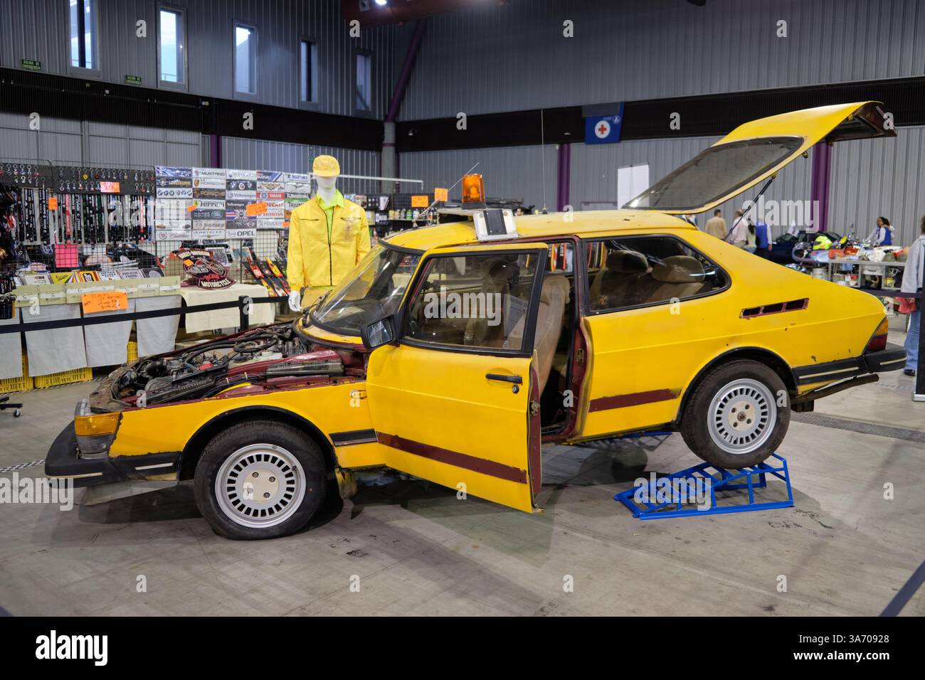 Saab 900 from Malaga airport. Its fifth wheel and onboard computer ...
