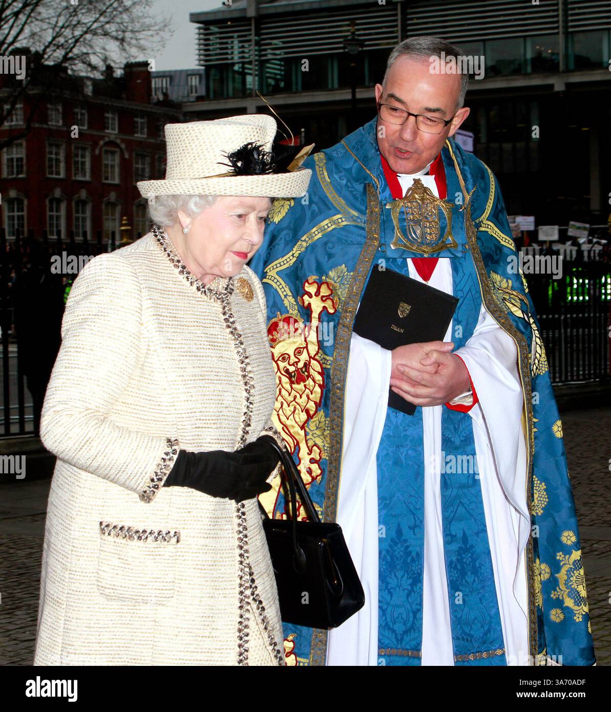 Queen Elisabeth II arrives at the Commonwealth Day Observance Service ...