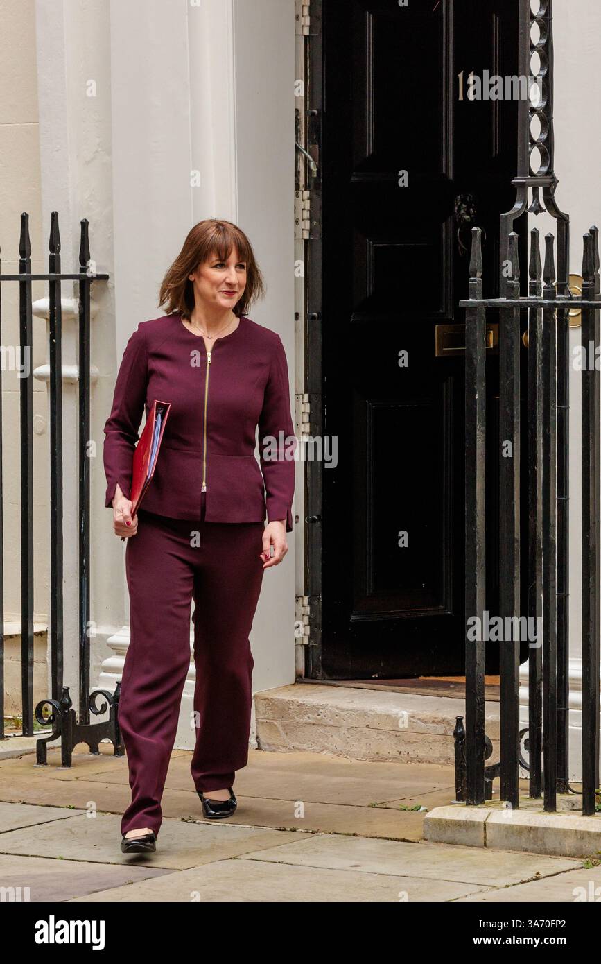 Uk spring statement reeves hi-res stock photography and images - Alamy