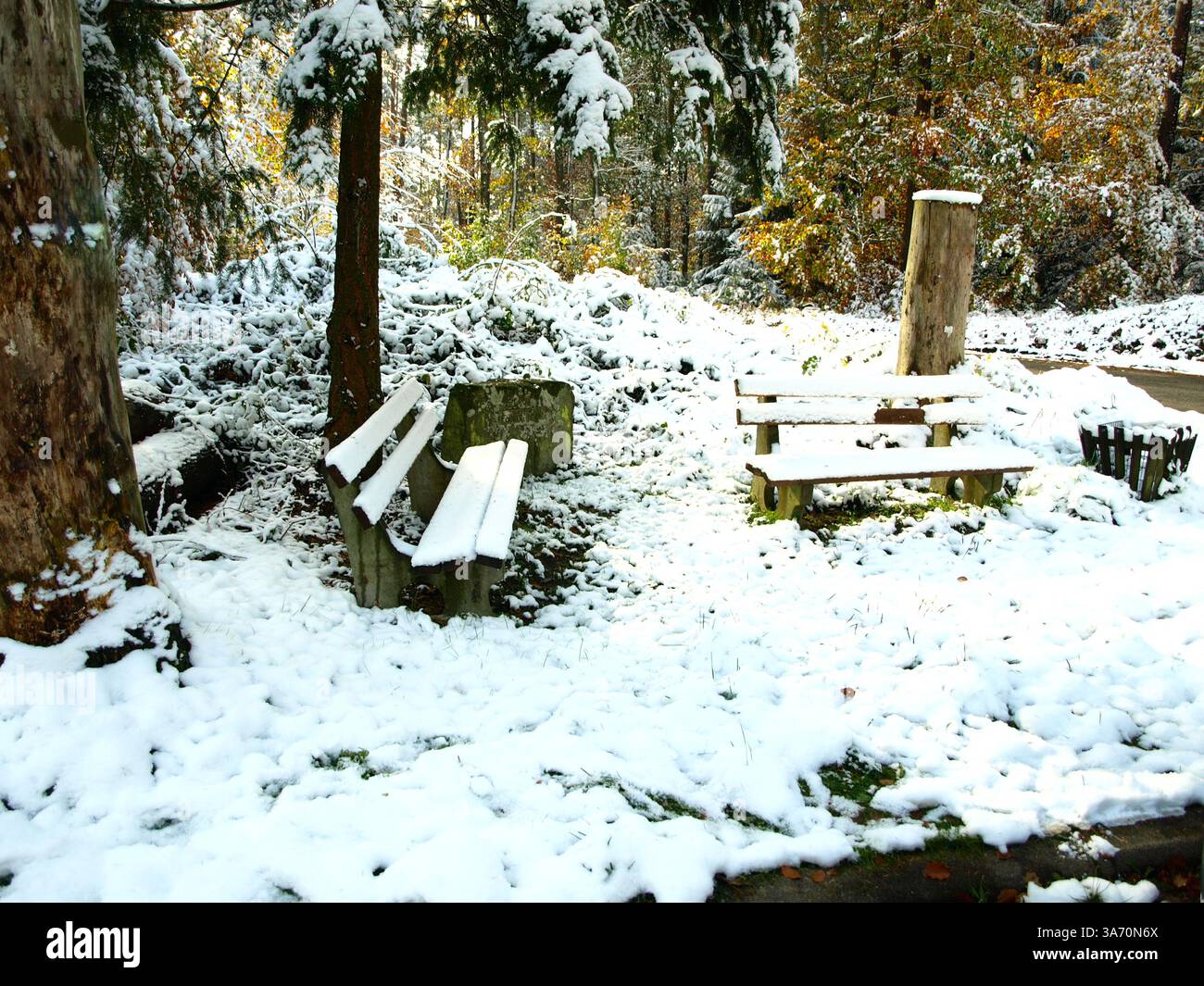 Early snow in october hi-res stock photography and images - Alamy