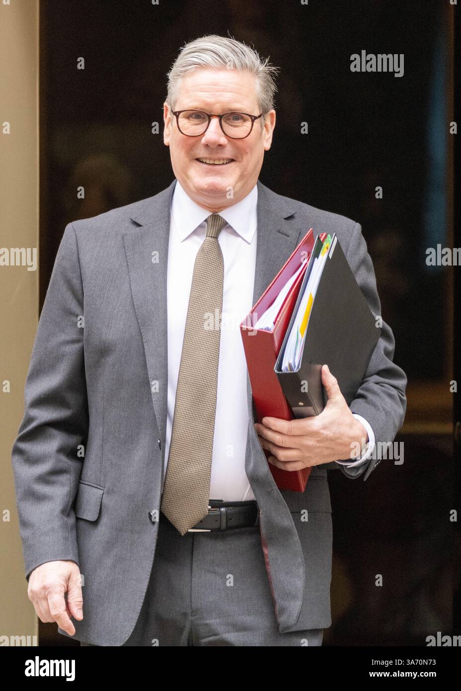 London, UK. 26th Mar, 2025. Kier Starmer, Prime Minister, leaves 10 ...