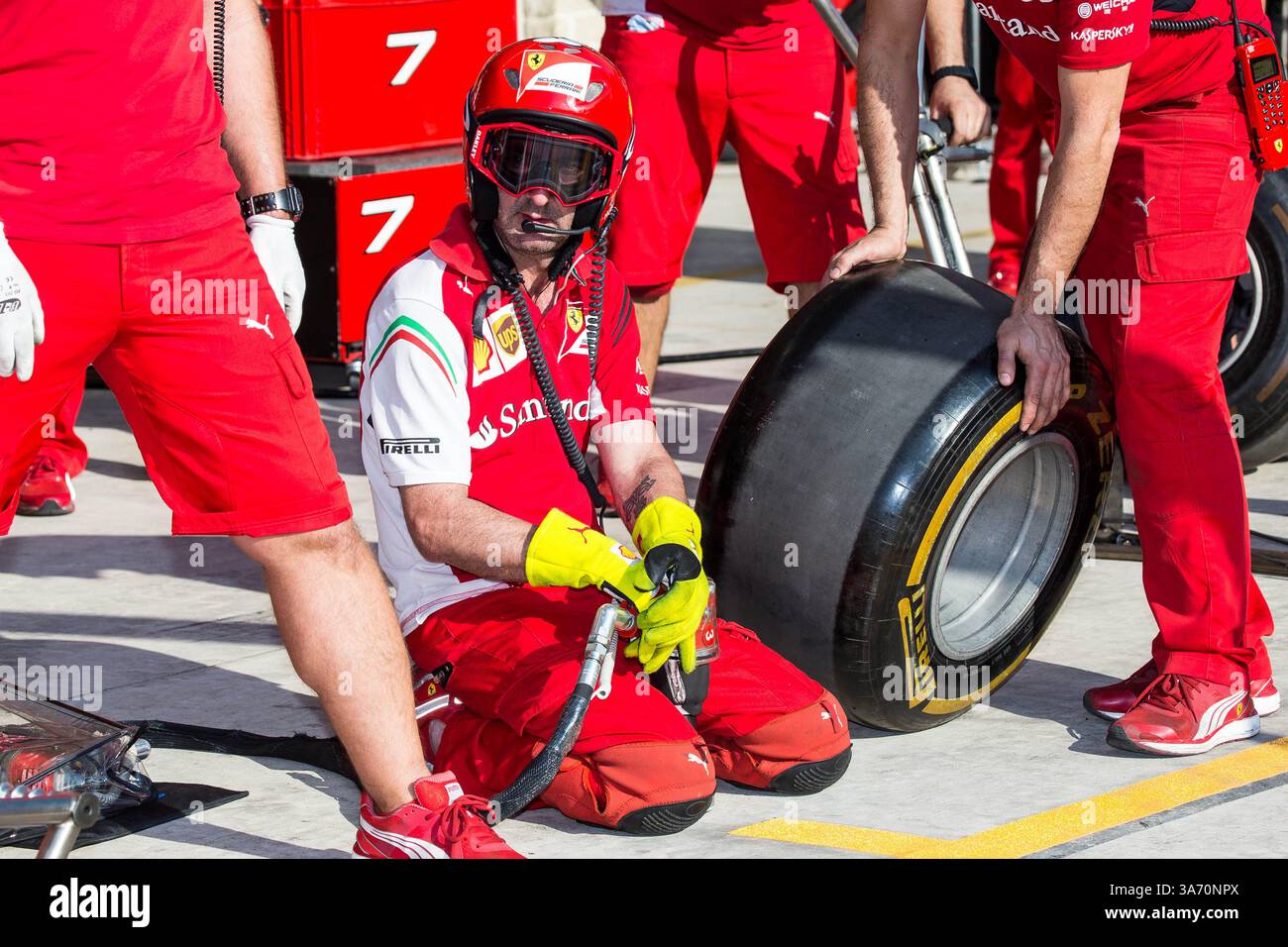 Oct. 30, 2014 - Austin, Texas, U.S - Race teams practice their skills ...