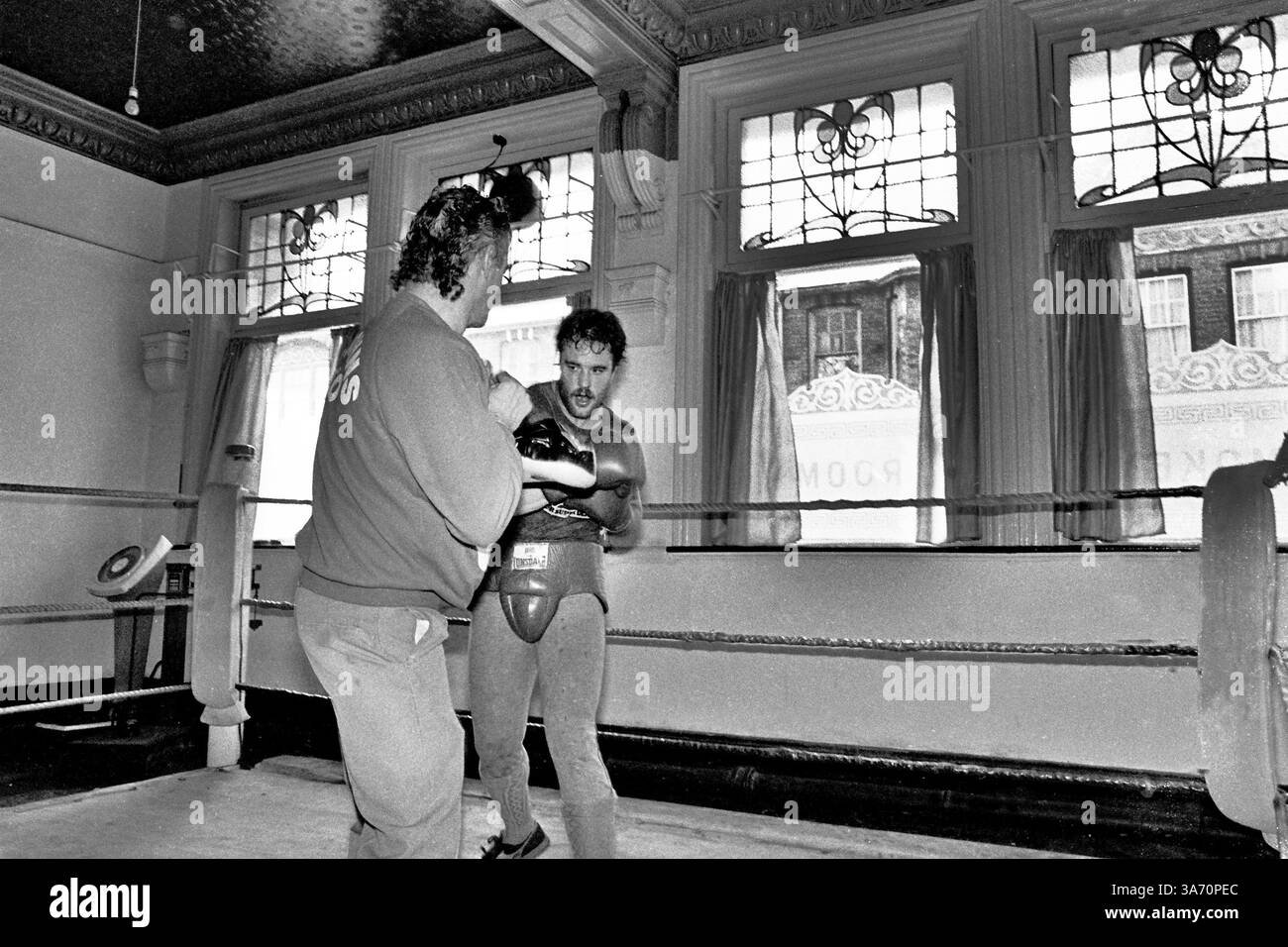 Newport's David Pearce British Heavyweight Boxing Champion after ...