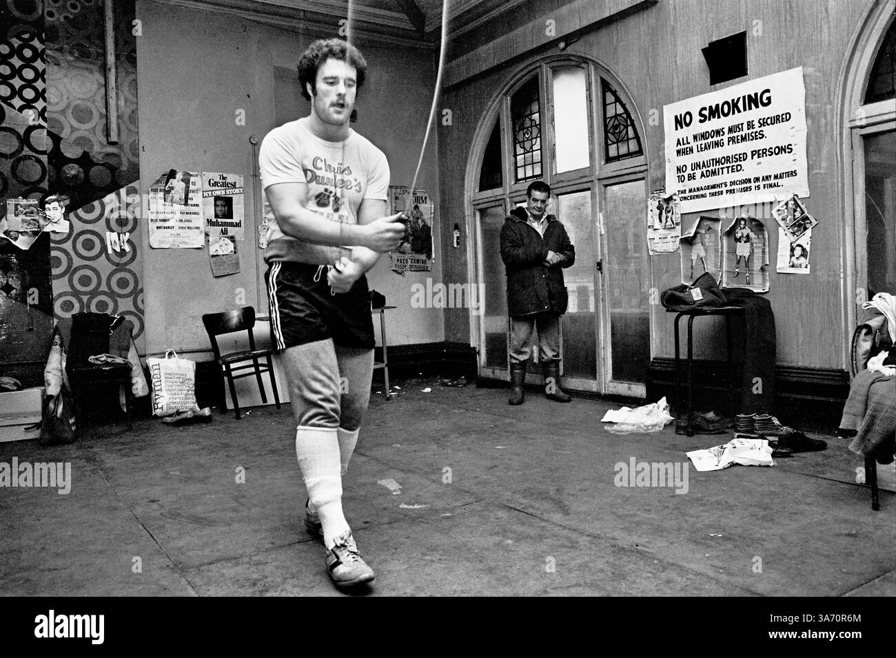 Newport's David Pearce British Heavyweight Boxing Champion beating ...
