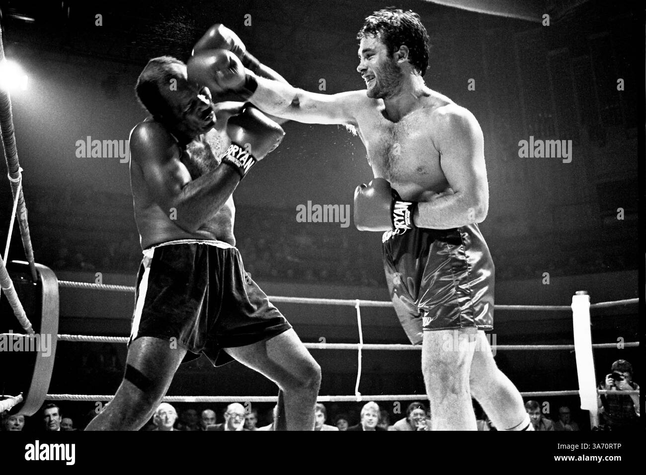 Newport's David Pearce British Heavyweight Boxing Champion beating ...