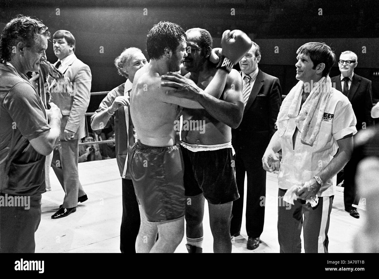 Newport's David Pearce British Heavyweight Boxing Champion beating ...