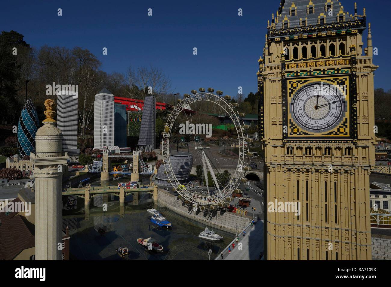 The newest attraction at Legoland features sculptures of London's ...