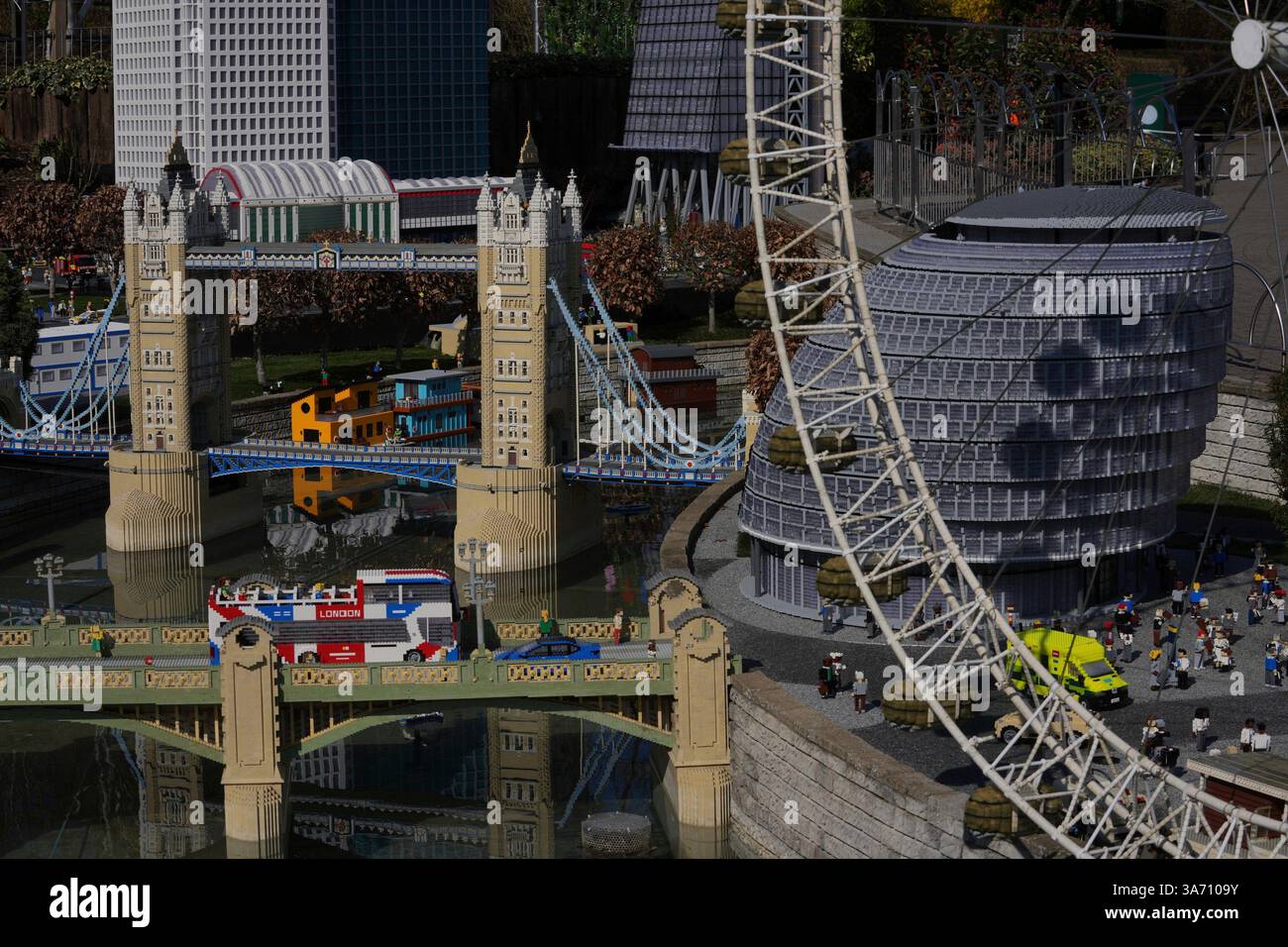The newest attraction at Legoland features sculptures of London's ...